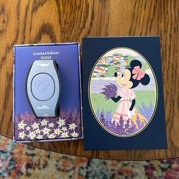 Disney | Jewelry | Limited Edition Lavender Magicband Disney Parks ...